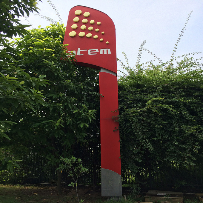 Modern Directional Wayfinding Signage , Illuminated Pylon Signs